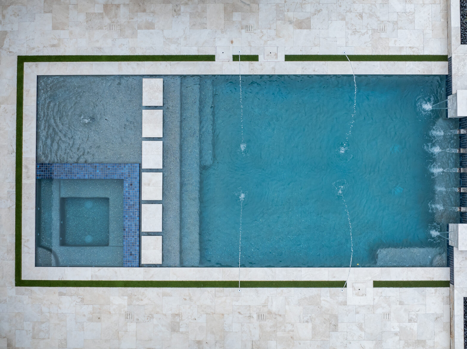 Moon Light Leathered Paver: 5 Reasons to Elevate Your Outdoors