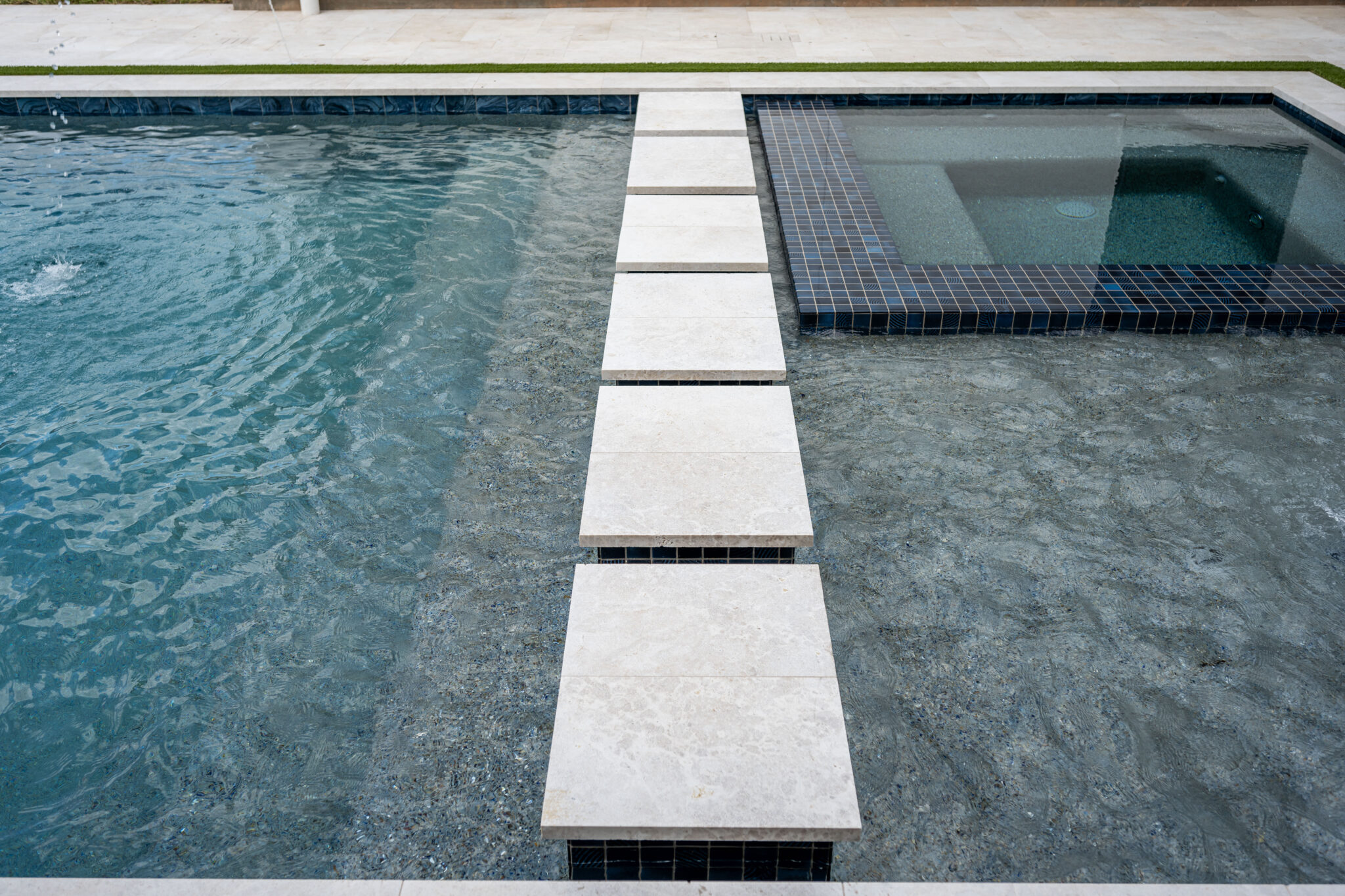 Moon Light Leathered Paver: 5 Reasons to Elevate Your Outdoors