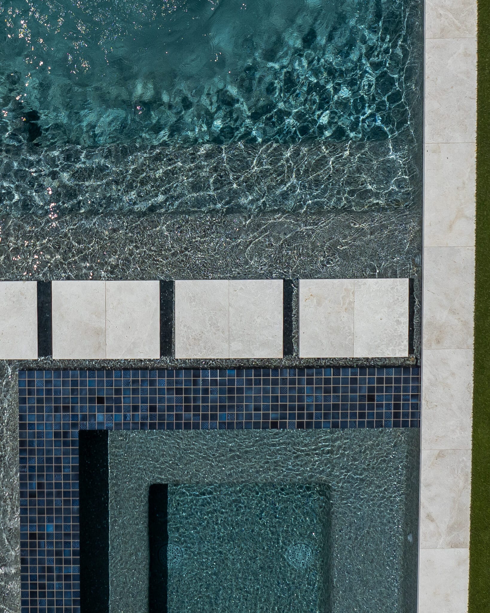Moon Light Leathered Paver: 5 Reasons to Elevate Your Outdoors