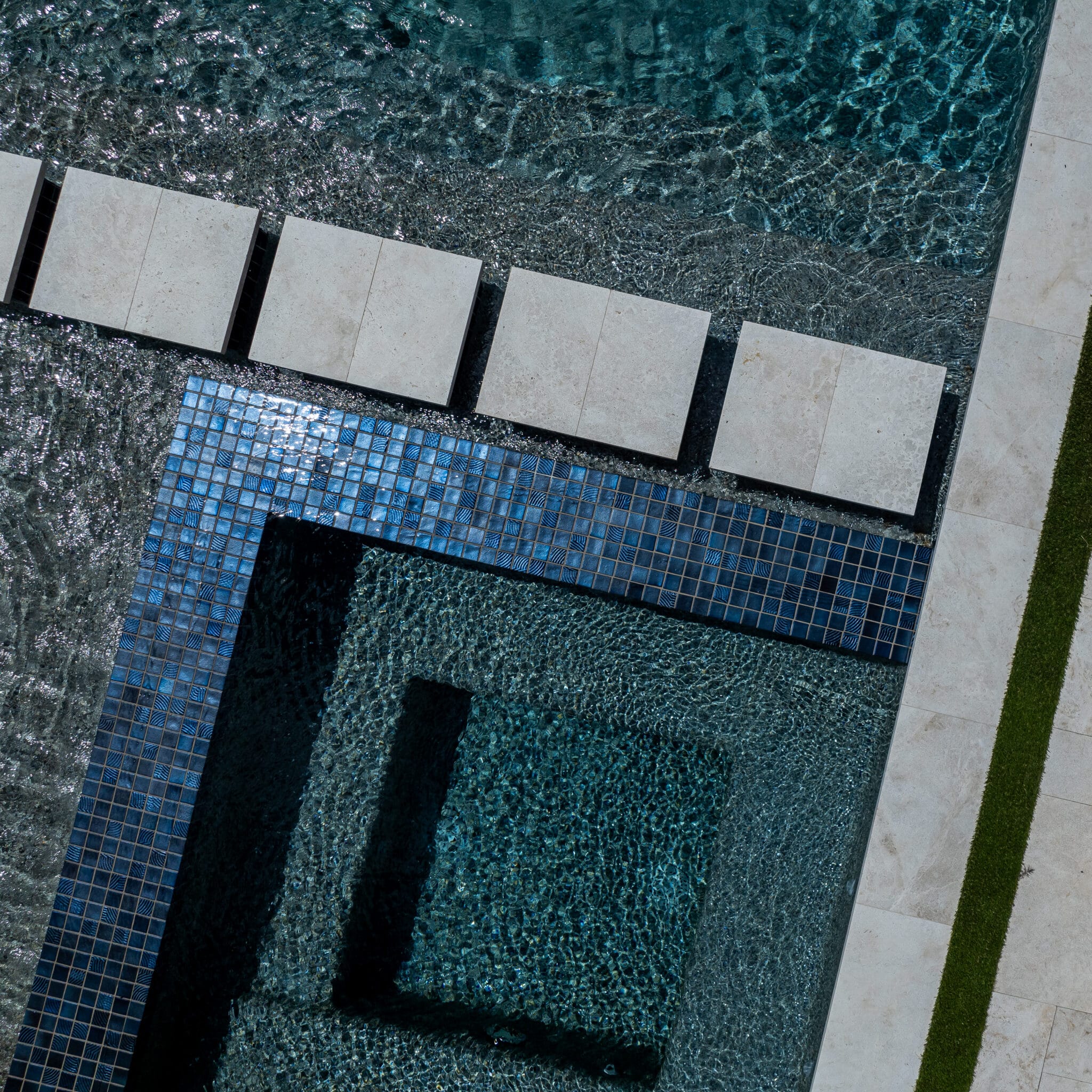 Moon Light Leathered Paver: 5 Reasons to Elevate Your Outdoors